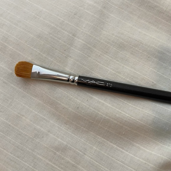MAC Cosmetics | Makeup | Mac 252 Angled Shadow Brush | Poshmark